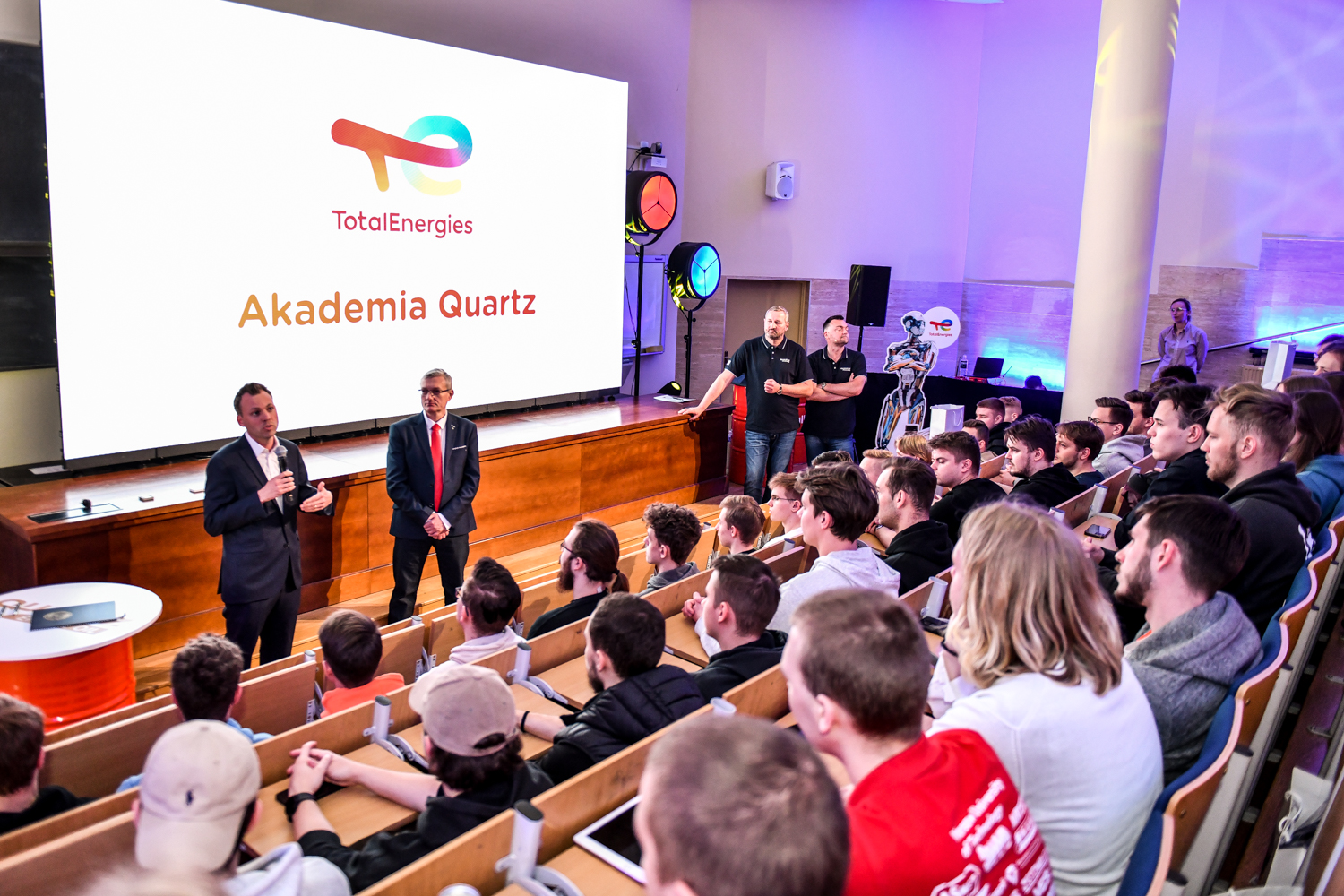 Wydział SiMR zawarł umowę o współpracy z TotalEnergies Marketing Polska | Politechnika ...